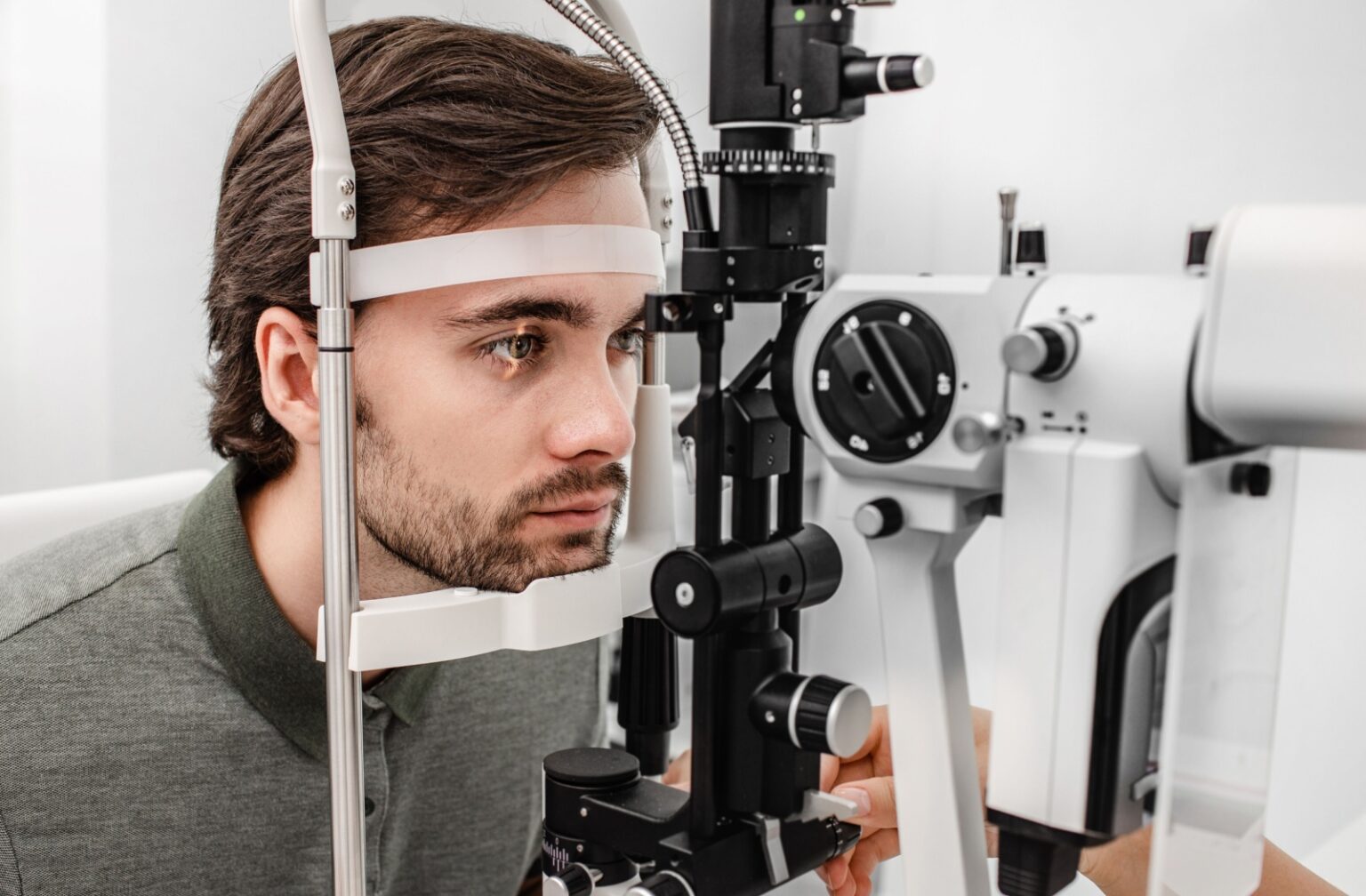 Why Does It Feel Like Sand Is in My Eye? | Camarillo